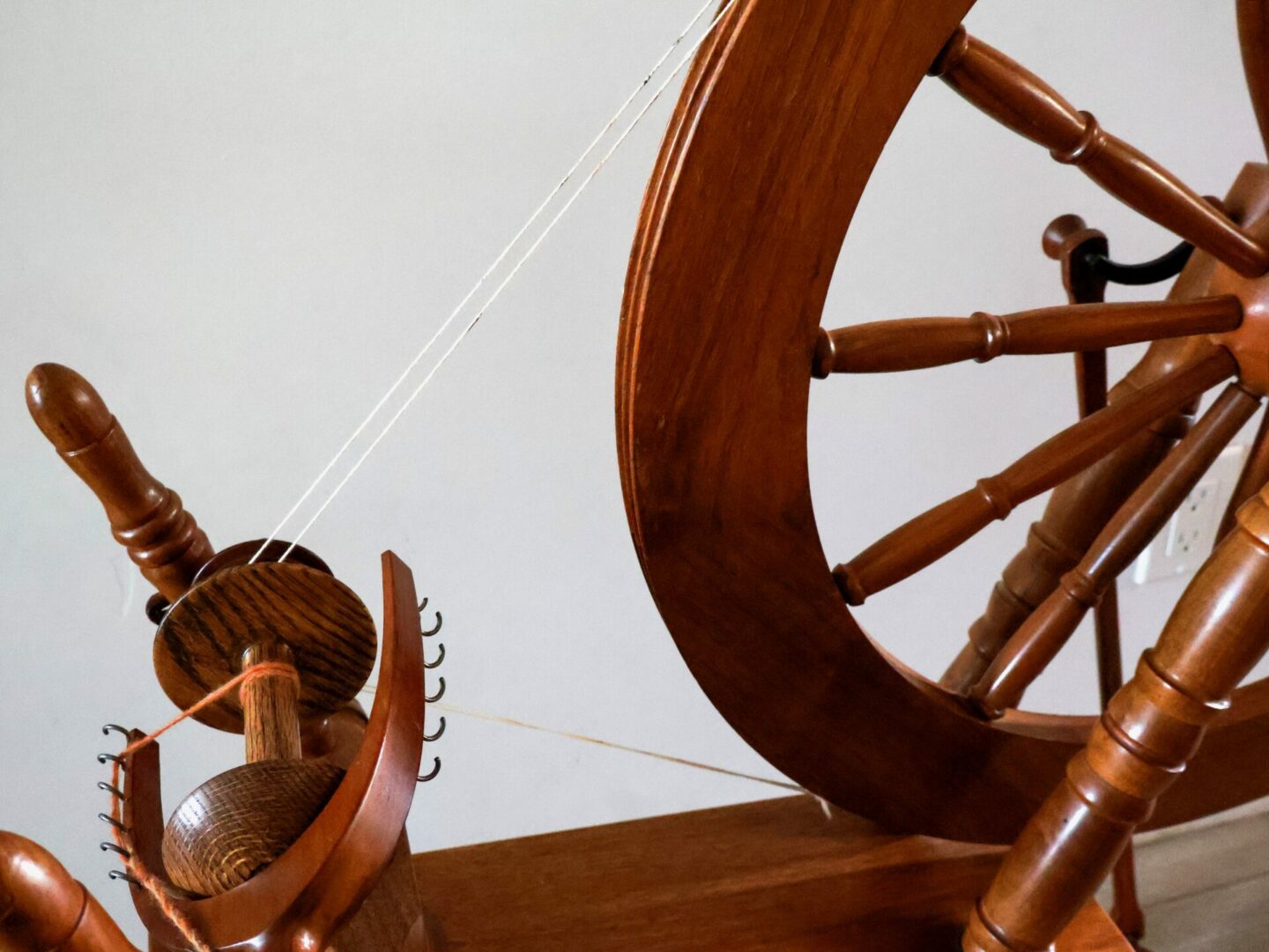 The Drive System on Flyer/Bobbin Spinning Wheels - SweetGeorgia Yarns