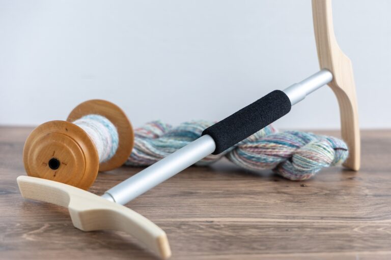 How to Use a Niddy Noddy - SweetGeorgia Yarns