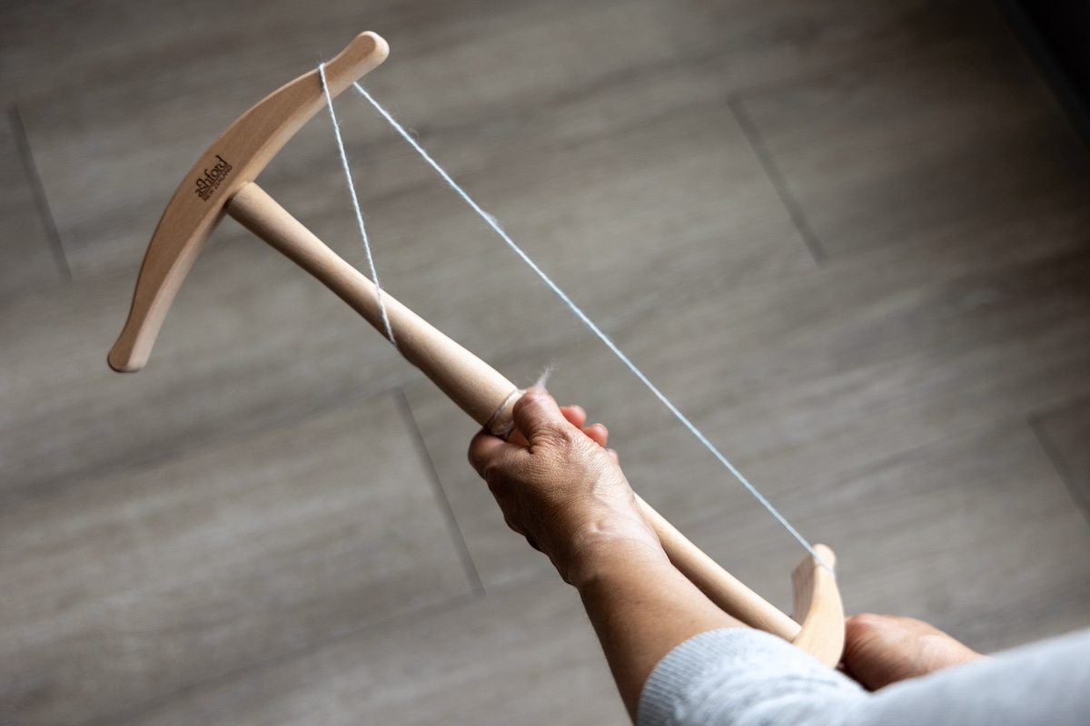 How to Use a Niddy Noddy - SweetGeorgia Yarns