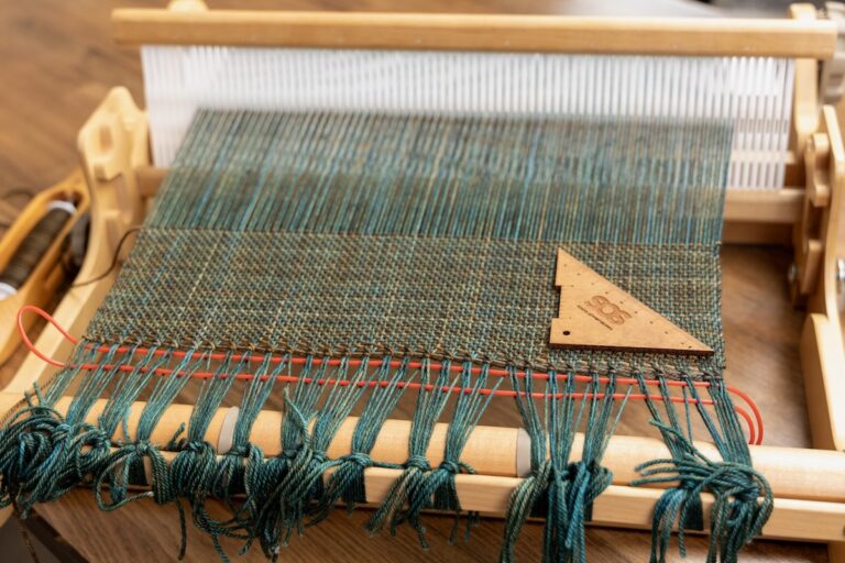 Direct Warping on a Rigid Heddle Loom - SweetGeorgia Yarns