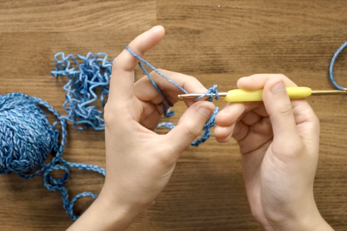 How to Single Crochet for Beginners (And Make a Dishcloth ...