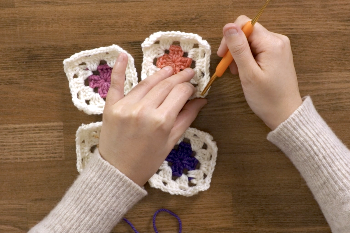 Connect Granny Squares Easily With The Invisible Join Technique