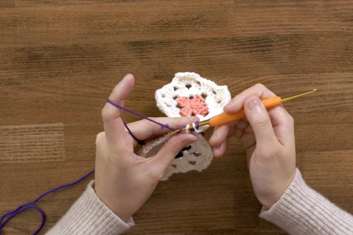 Connect Granny Squares Easily With The Invisible Join Technique
